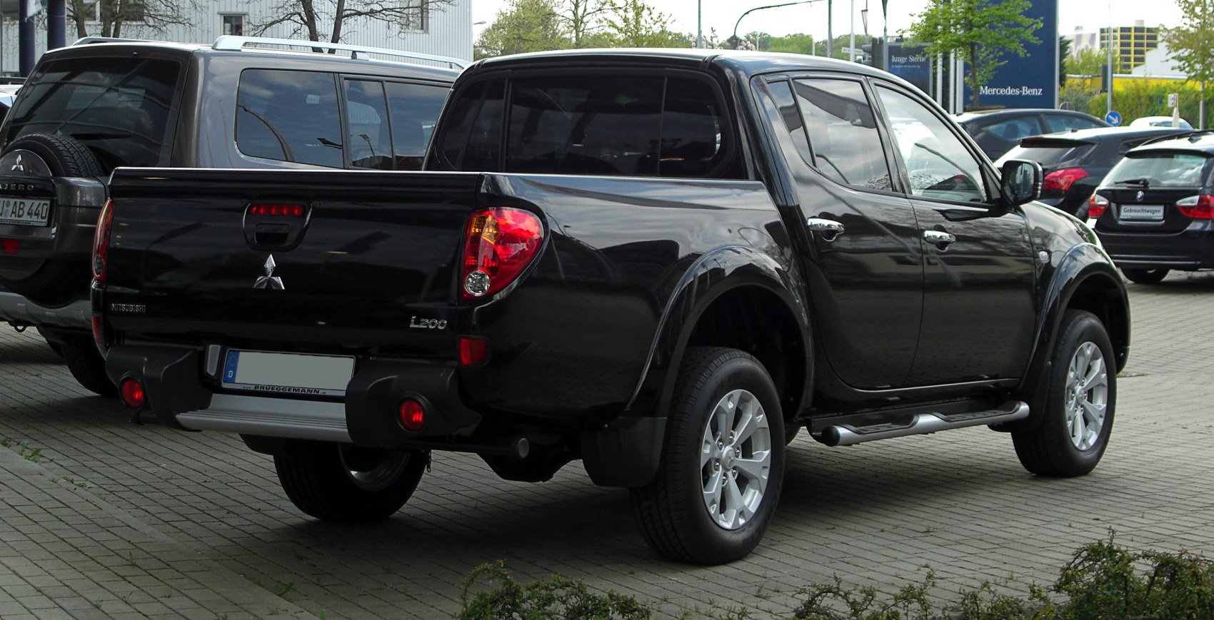 Mitsubishi L200 technical specifications and fuel economy